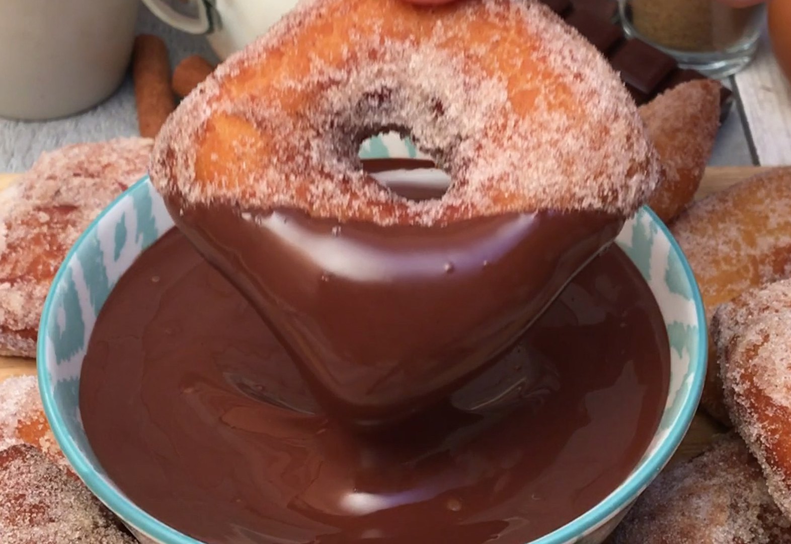 RezeptDonuts leicht gemacht auf Chefclub original | chefclub.tv