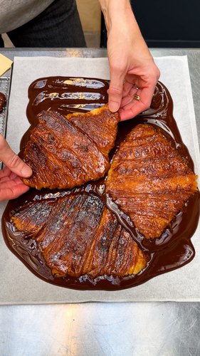 Smashed Croissant Sundae recipe by Chefclub US original | chefclub.tv