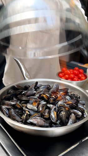 Summer Flambéed and Gratinéed Mussels🍅🌞 and other Chefclub US recipes ...
