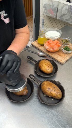 Cheesy Salmon Potato Skillet 🥔🐠 recipe by Chefclub US original ...