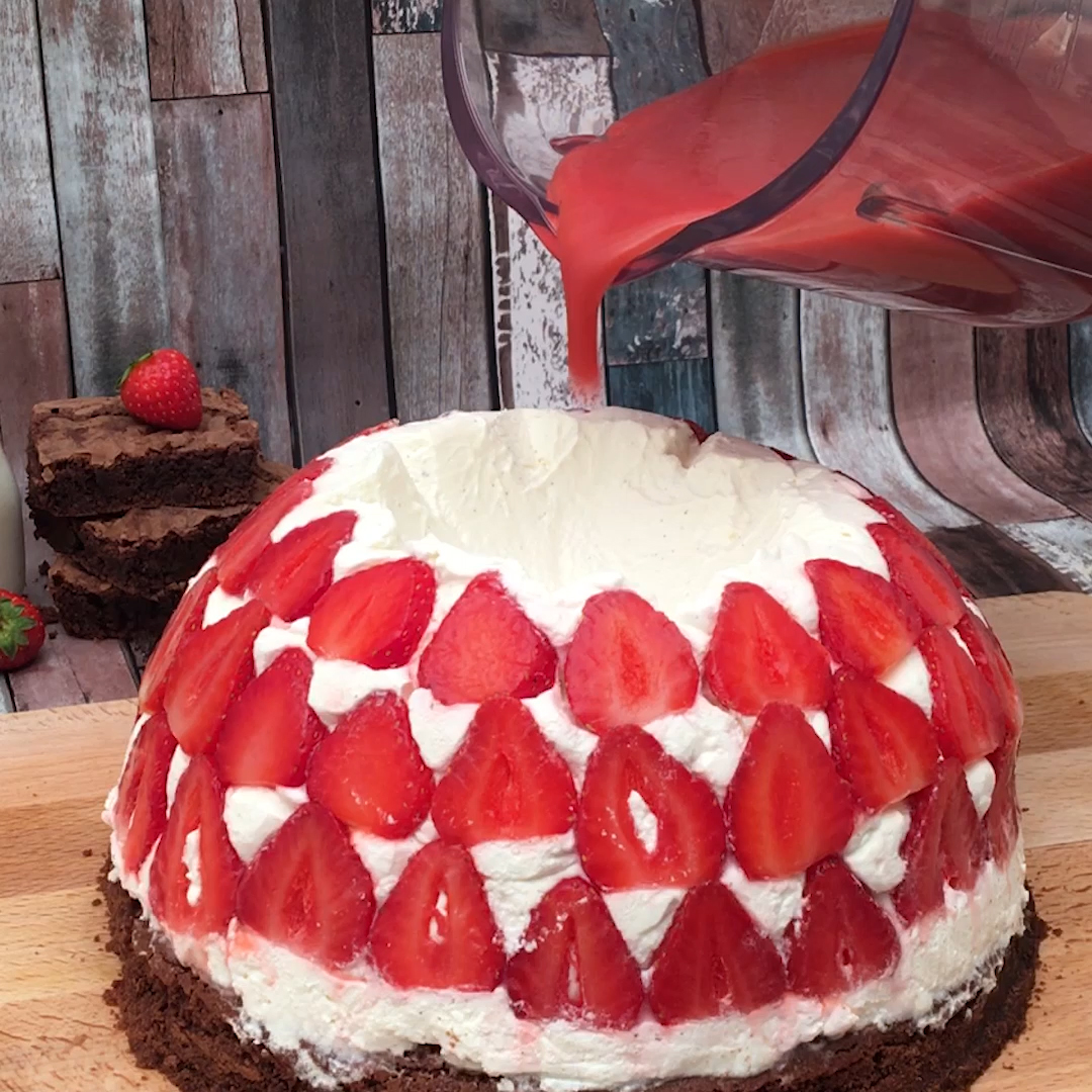 Strawberry Volcano Dessert, the recipe video by Chefclub