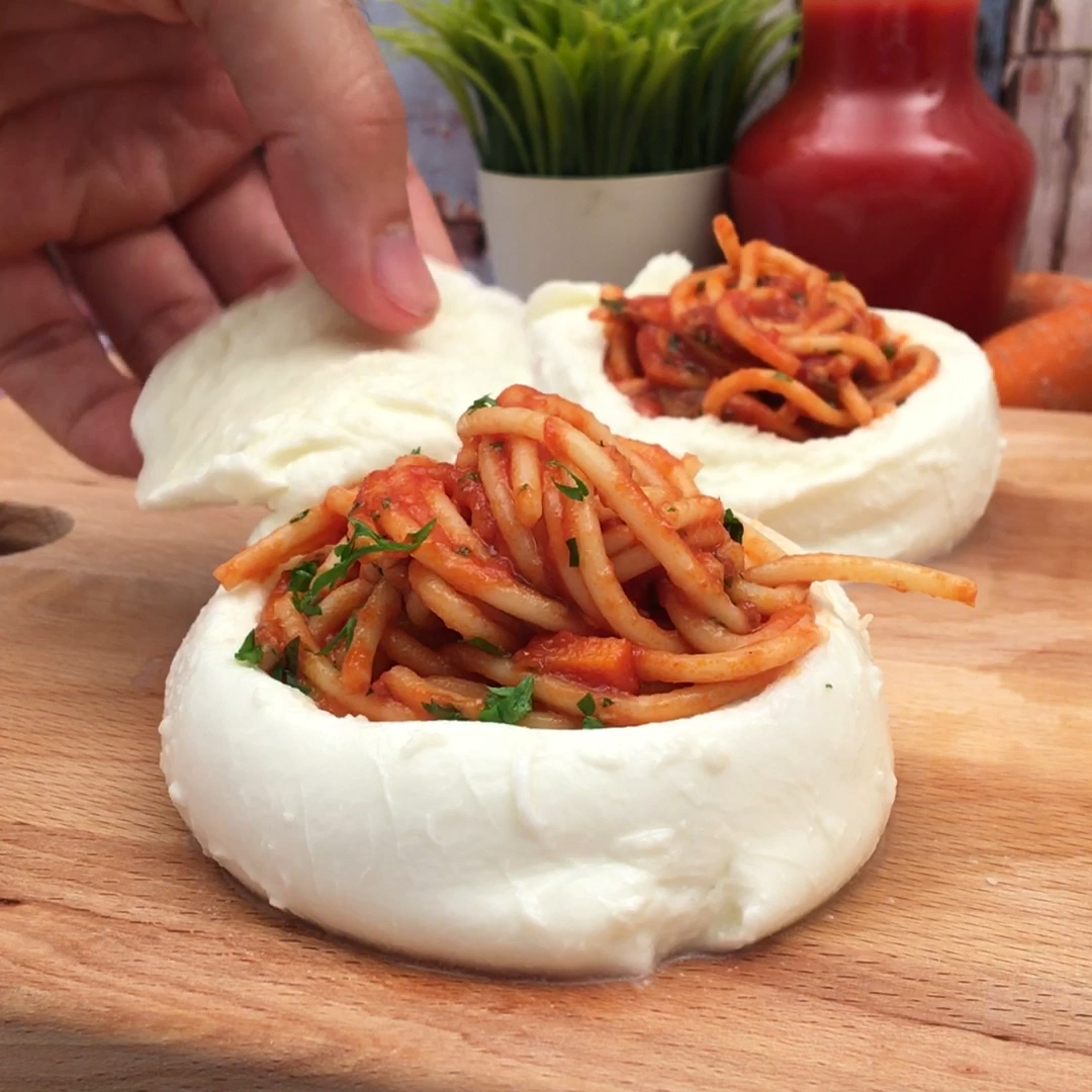 Cheesy Spaghetti Balls, the recipe video by Chefclub